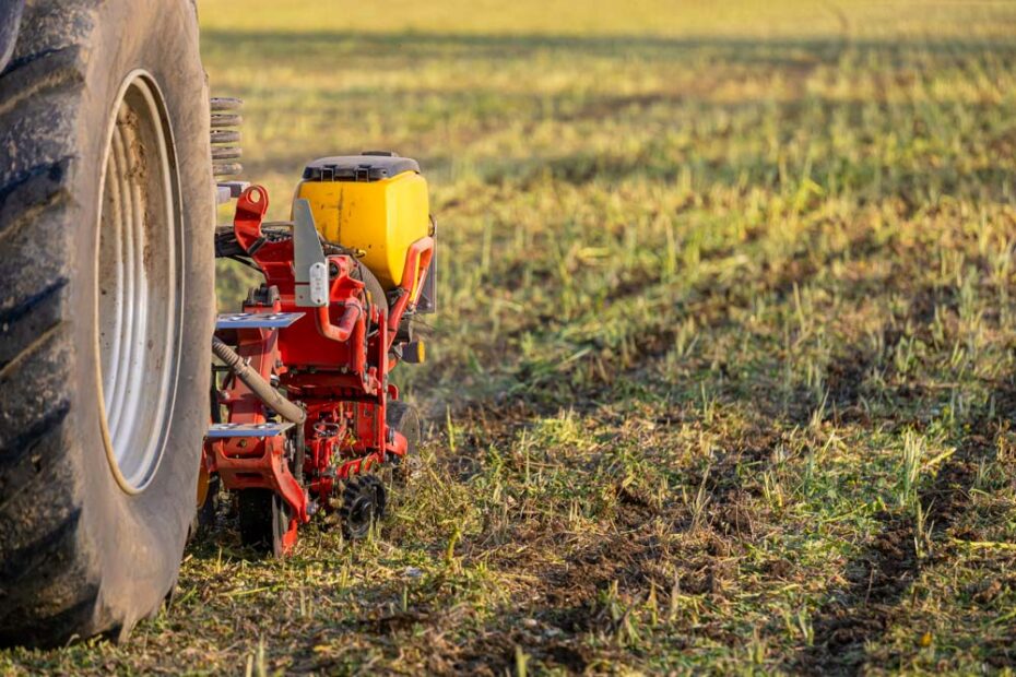 Strip-Till Farming: A Tillage System for Row Crops | AgNote